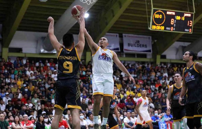 Lee sizzles; Team Japeth trounces Team Scottie in PBA All-Star