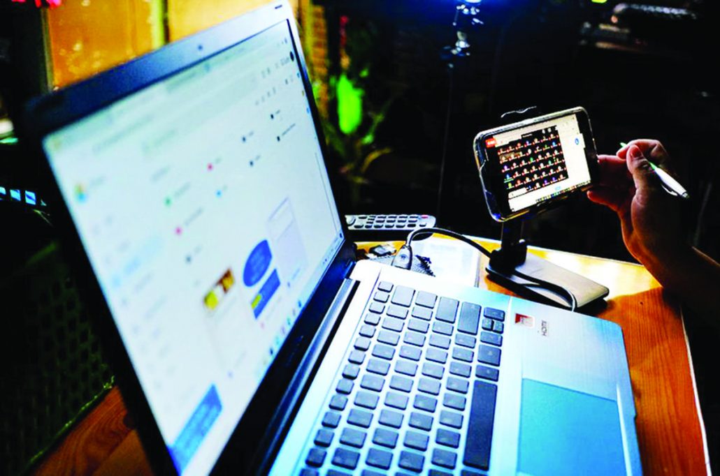 PH internet speeds improve in March