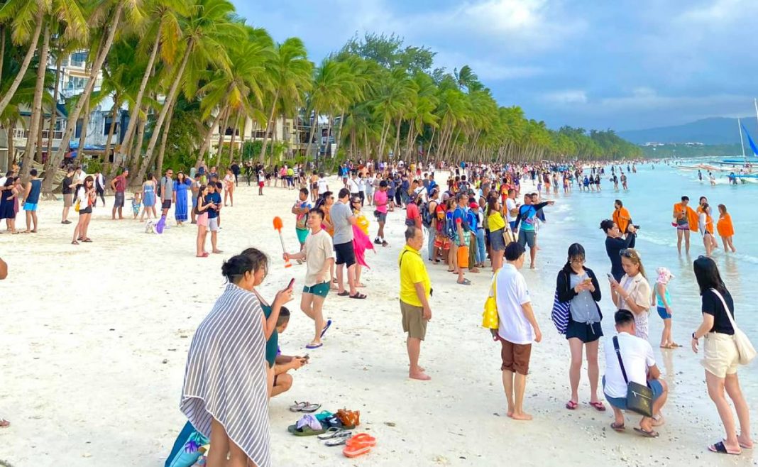 ‘No heat wave, no closure of Boracay resorts’