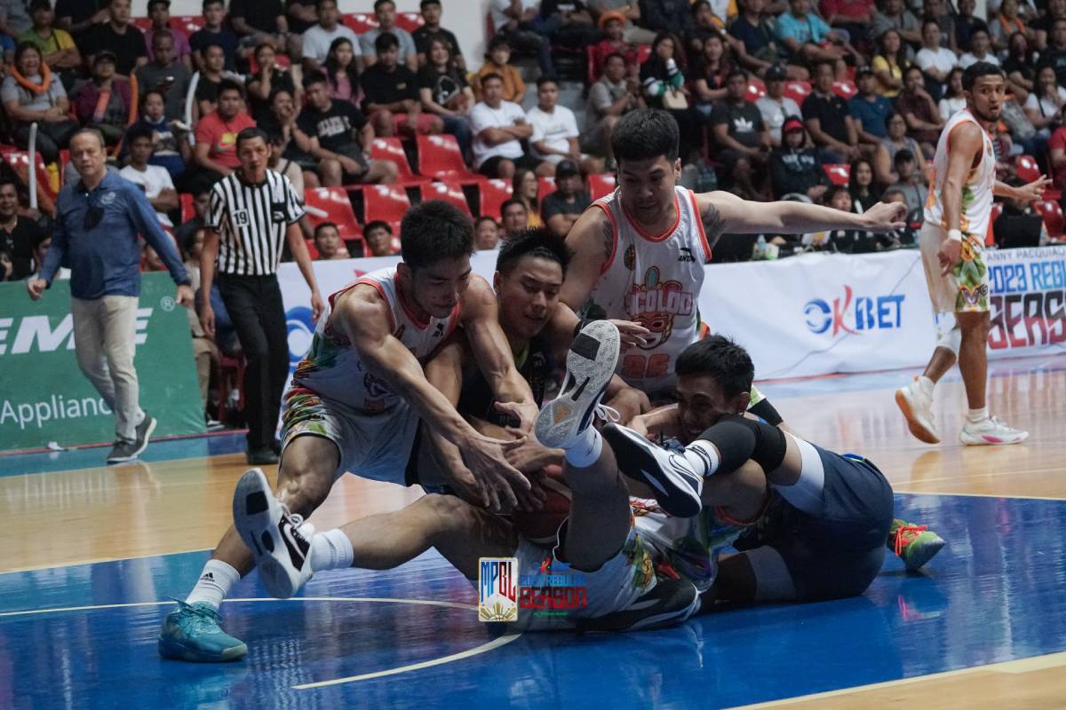 Bacolod City survives Bataan rally in MPBL