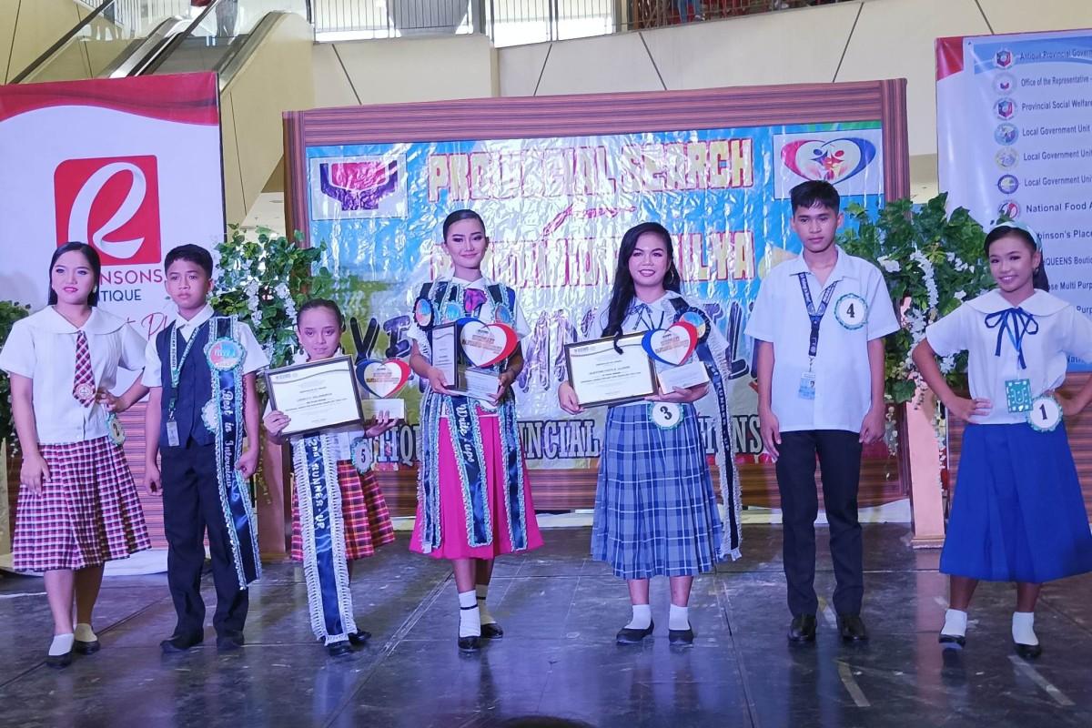 4Ps beneficiary bags ‘Exemplary Child Award’