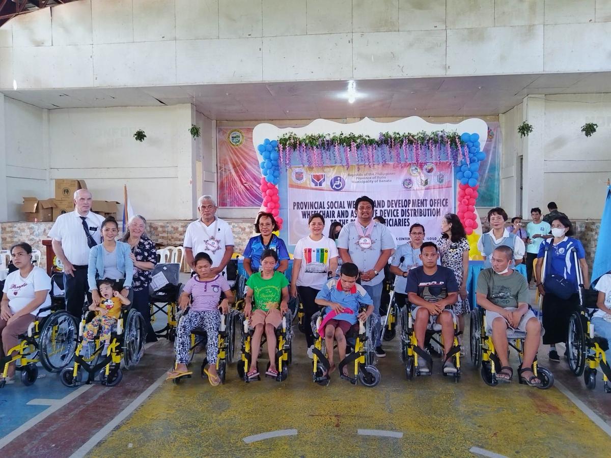 Iloilo PWDs get wheelchairs, assistive devices
