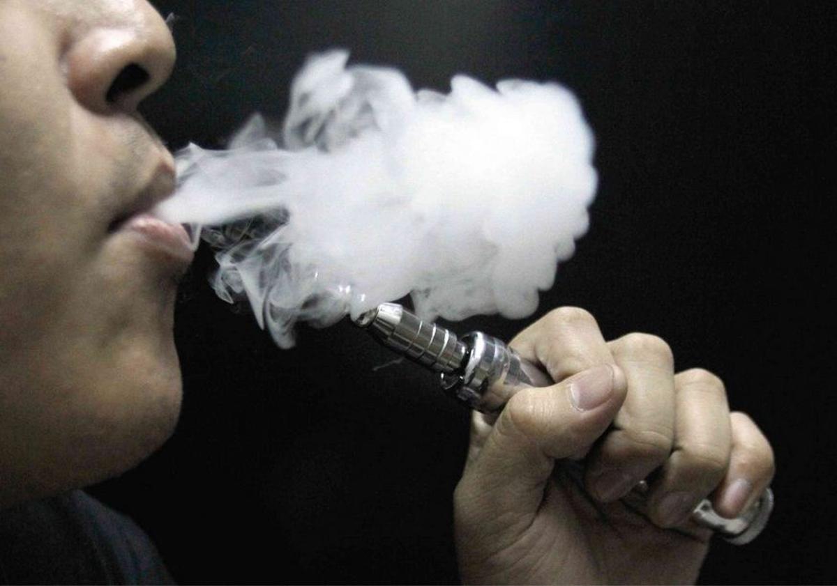Young vapers alarm city gov’t; anti-smoking drive in schools strengthened