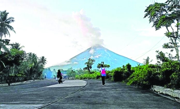 Mayon Volcano records 397 rockfall events