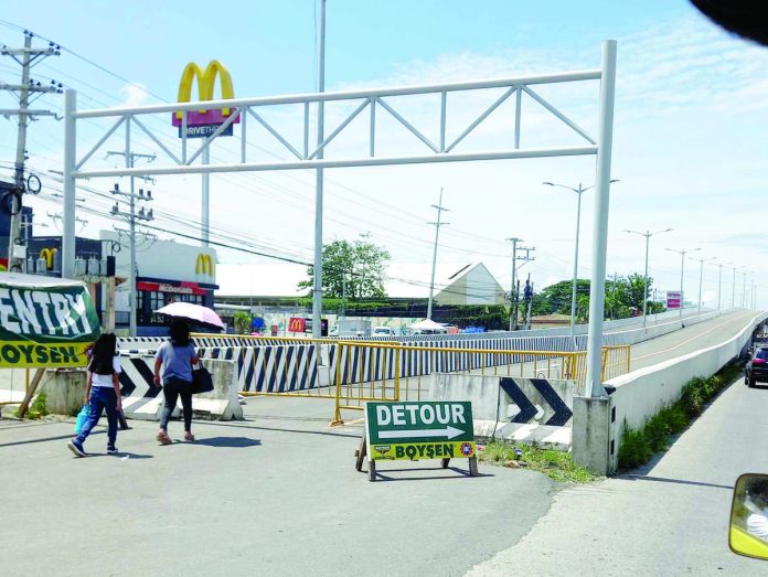 NO ACCOUNTABILITY? Ungka flyover fiasco: DPWH-6 OIC keen on finding ...
