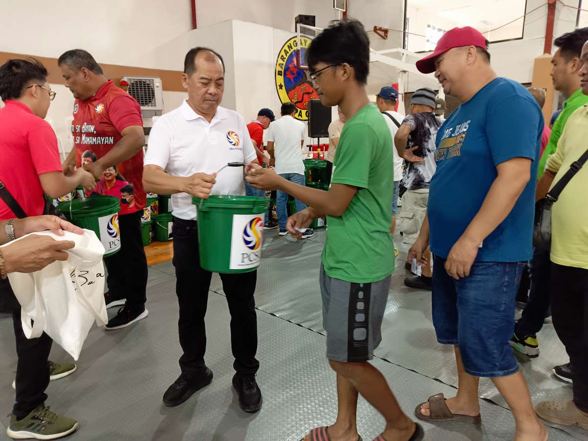 Mga Residente ng Brgy. Sabang sa Lipa City, Kinalinga ng PCSO