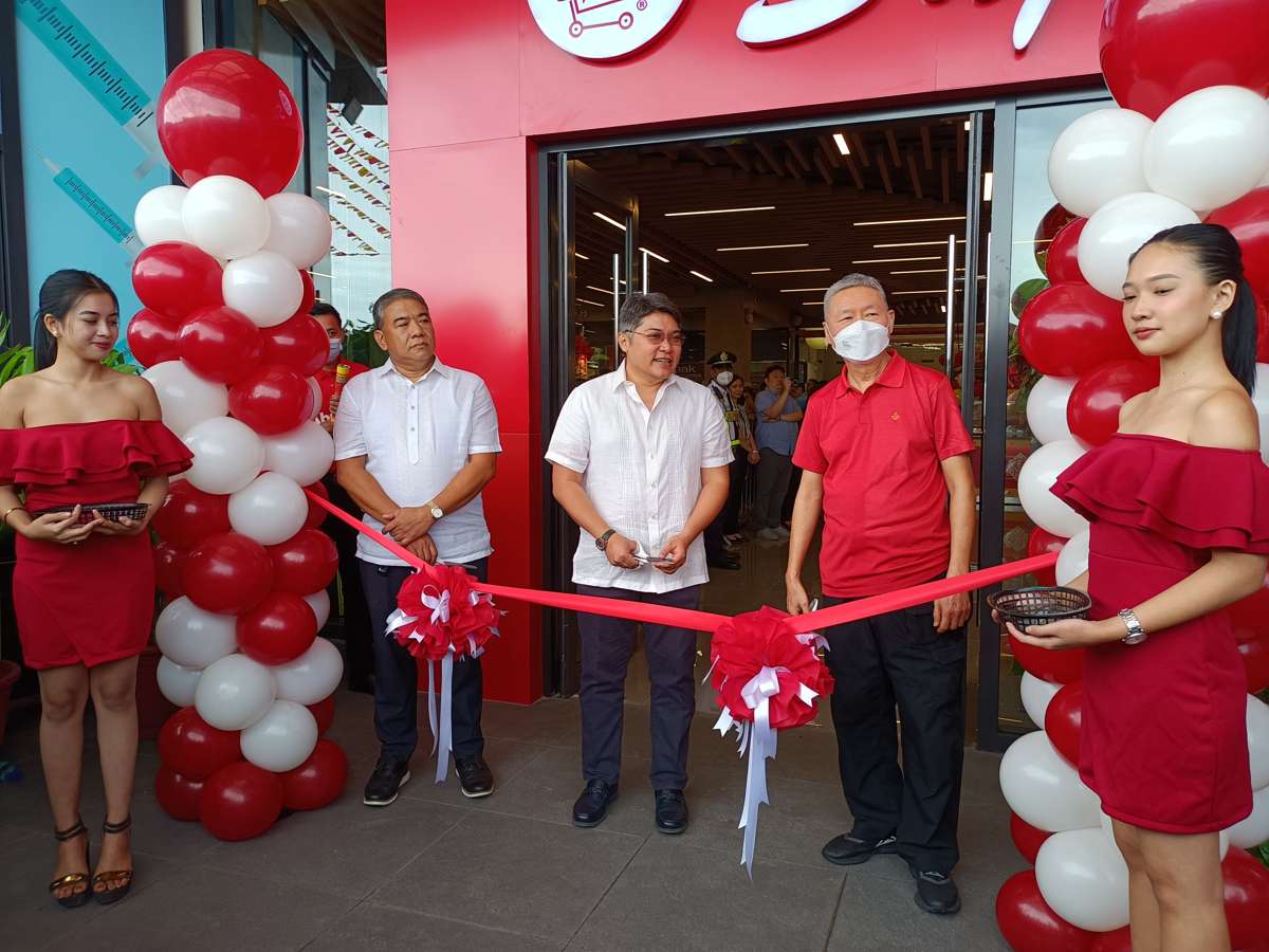 Serving more suki at the newest ILOILO SUPERMART – JIBAO-AN!