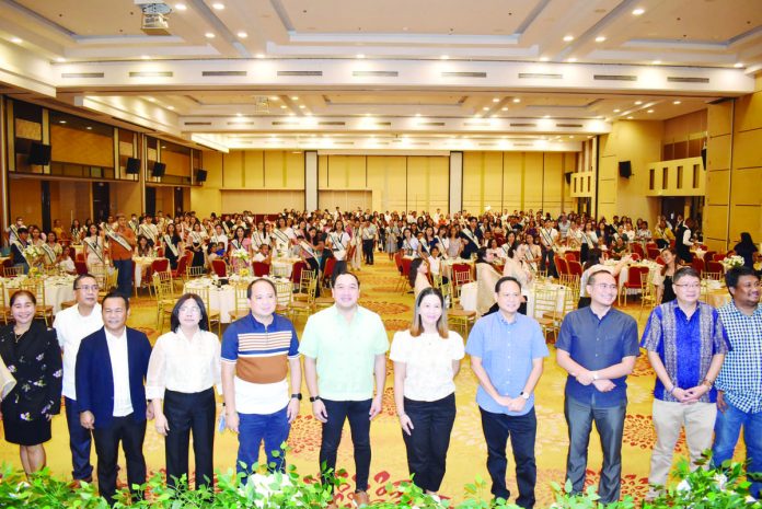 226 Iloilo gov’t scholars feted