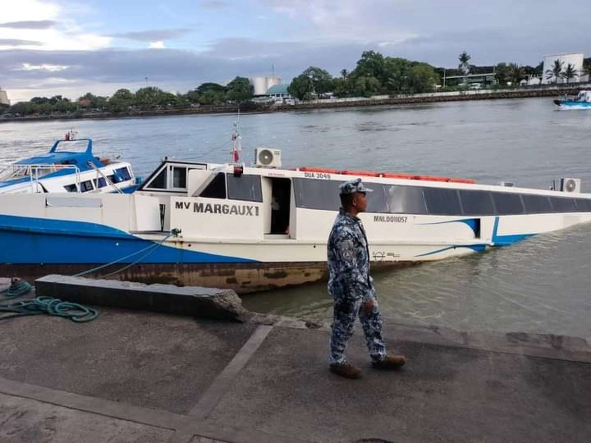 Ferry boat sinks in Parola wharf