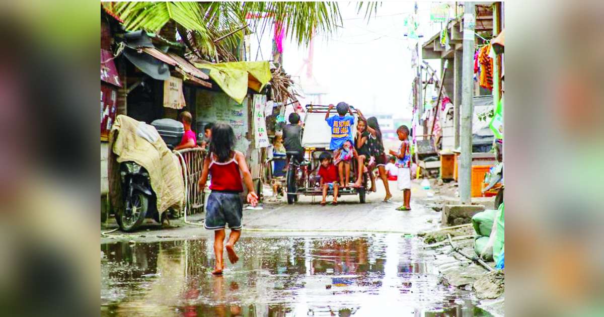 Almost half of Filipino families rate themselves 'poor' – SWS Almost half of Filipino families rate themselves 'poor' – SWS