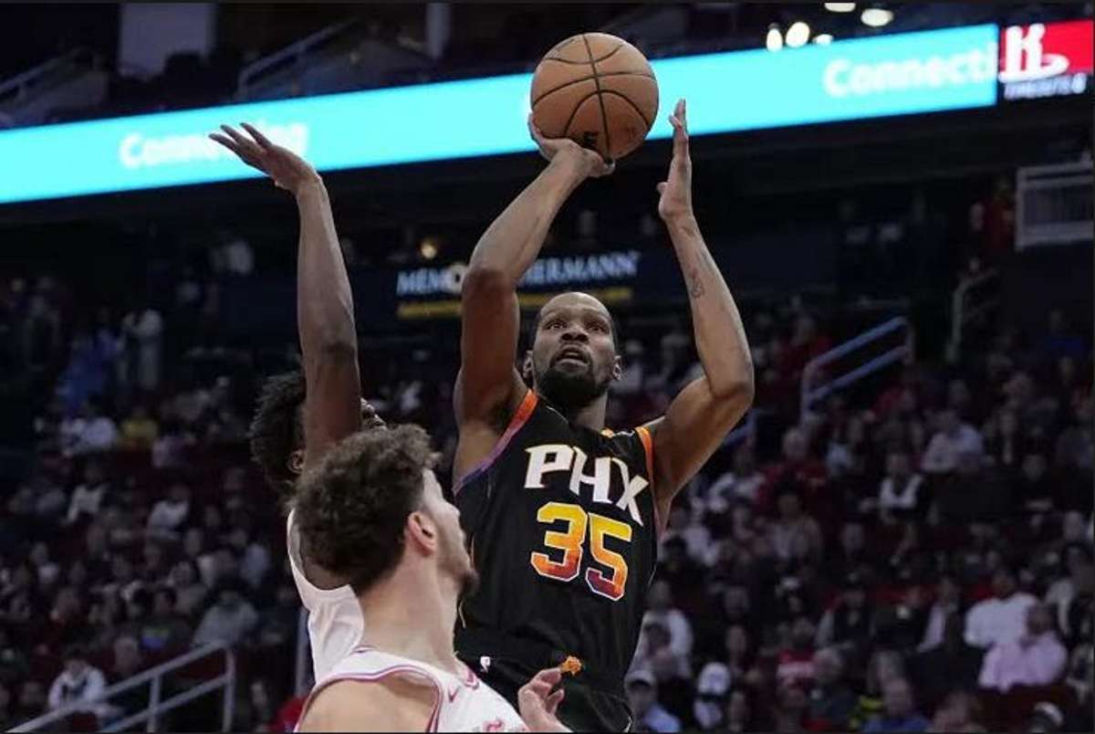 Phoenix outduels Houston in NBA