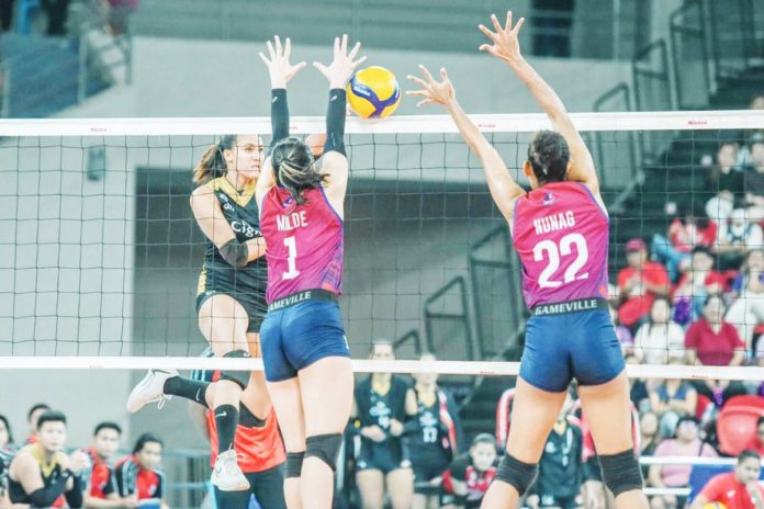 Cignal HD stuns Choco Mucho, nears PVL finals
