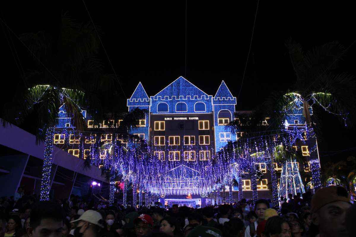 Capitol lights show extended until Dinagyang Festival