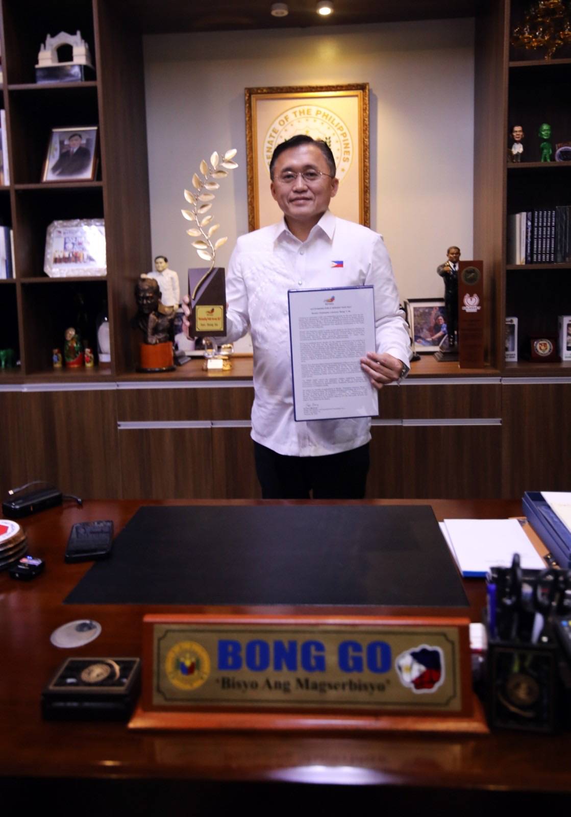 ‘Tuloy ang serbisyo para sa bawat Pilipino’ — Bong Go receives Outstanding Public Servant Award ...