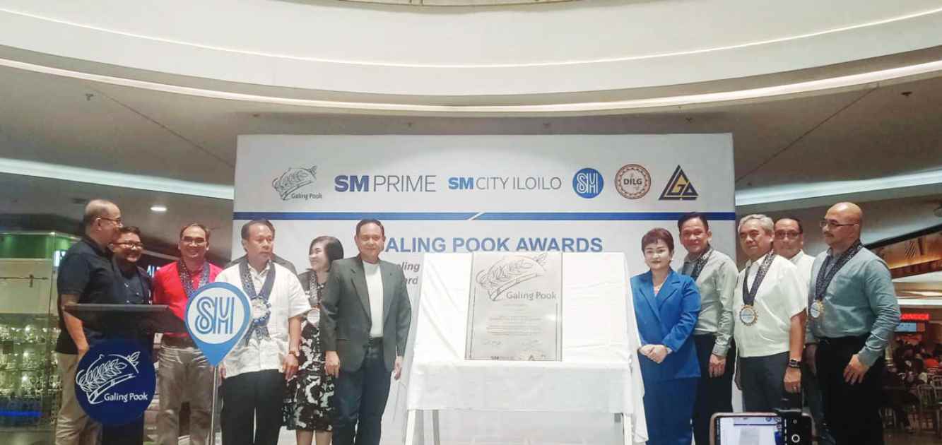 Iloilo province receives Galing Pook Award marker