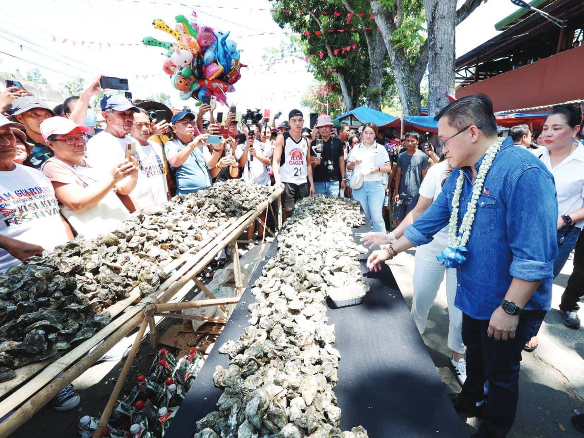 Bong Go visits Ilog, Negros Occidental for its Kisi-Kisi and Talaba ...