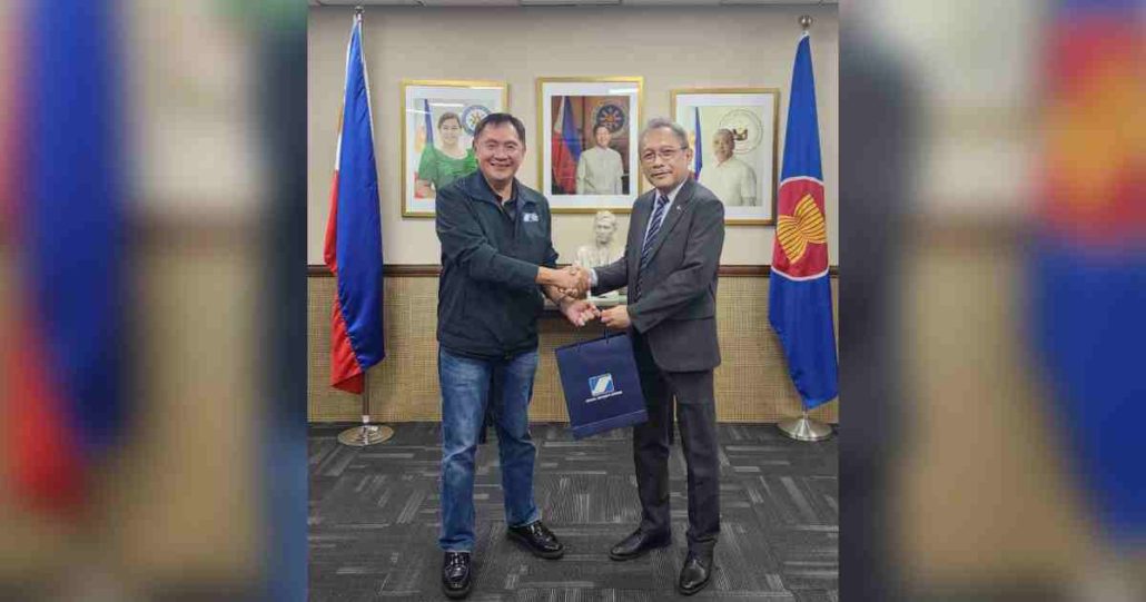 PCEO Macasaet pushes SSS Voluntary Provident Fund to OFWs in Singapore