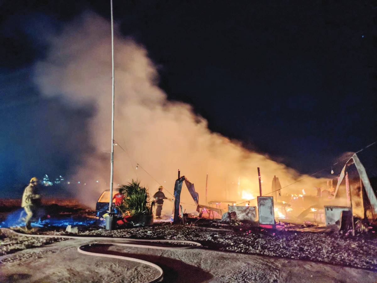 Fire engulfs Indian resto in Arevalo