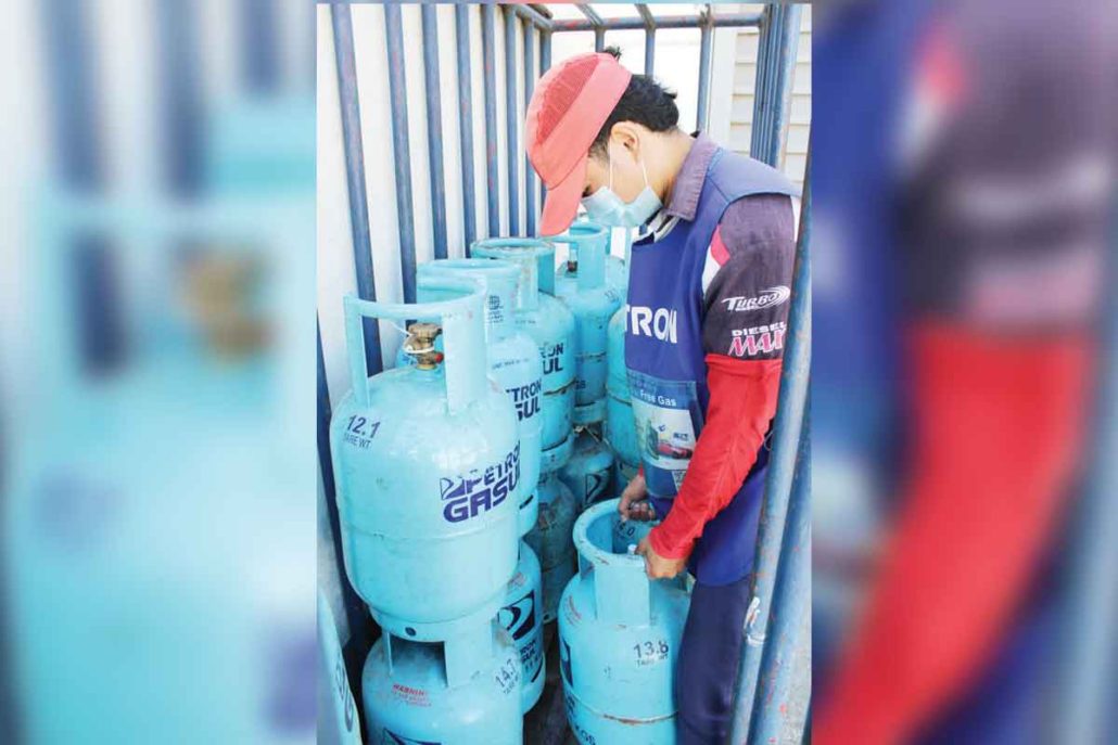 Petron rolls back LPG price by P11 per 11-kg cylinder