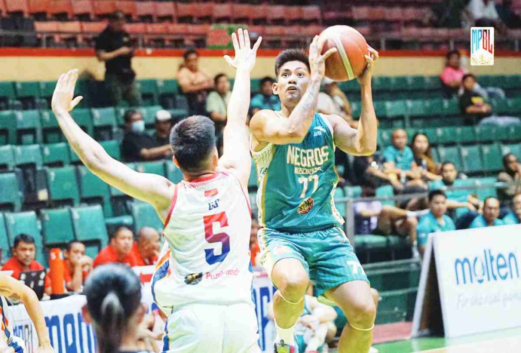 Negros edges Bicolandia, stays unbeaten in MPBL