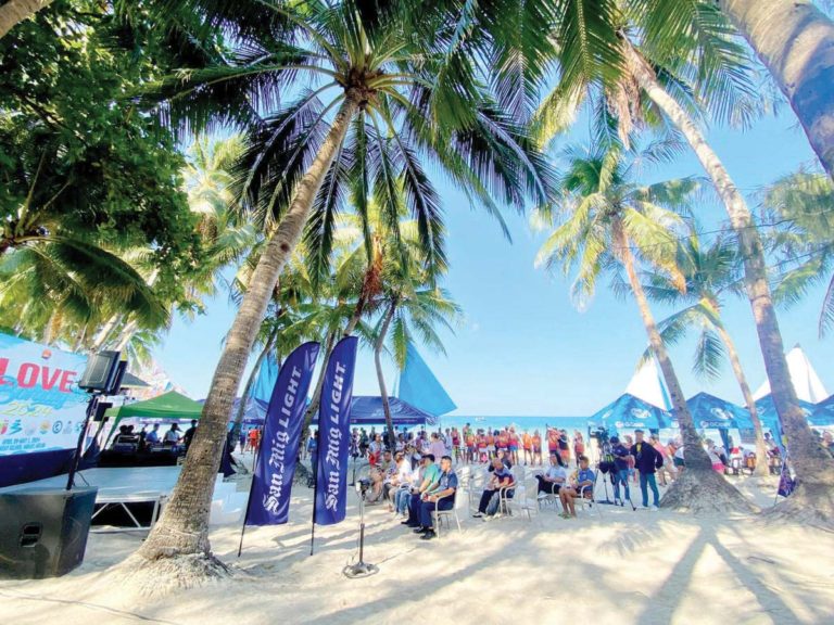 TOURIST OVERLOAD? Surge in visitors breaches Boracay’s carrying capacity