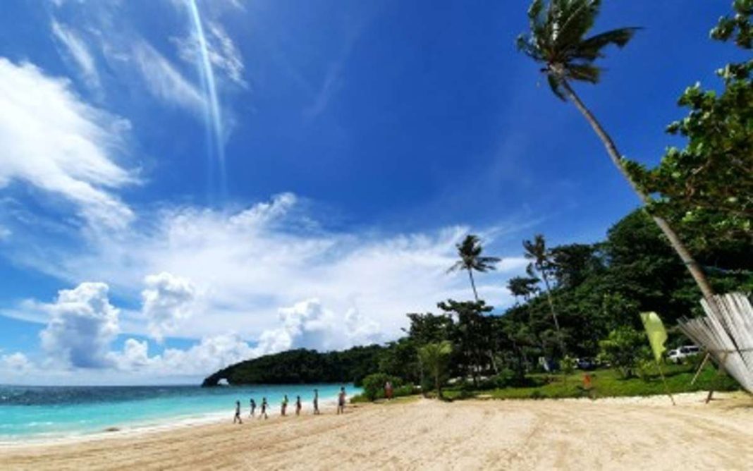 Boracay logs over 100K tourists in first two months of June