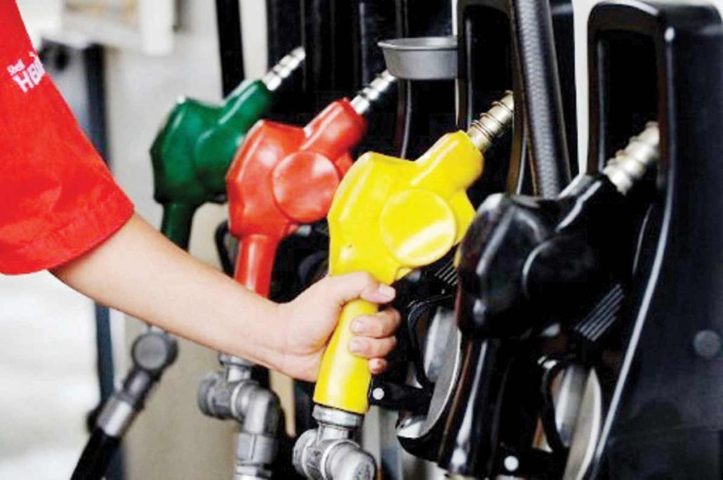 Gasoline price down by P0.90 per liter, diesel up by P0.60