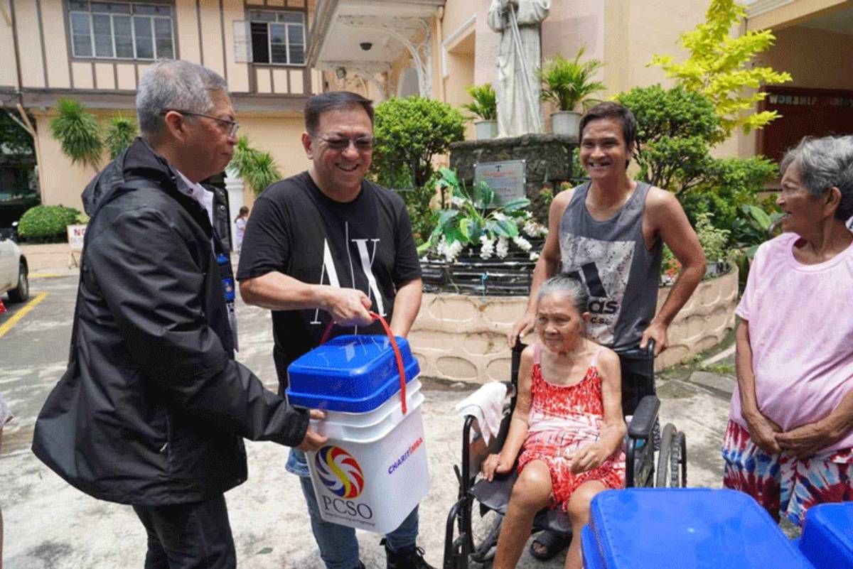 GM Robles leads PCSO relief drive for Carina victims; says branch ...
