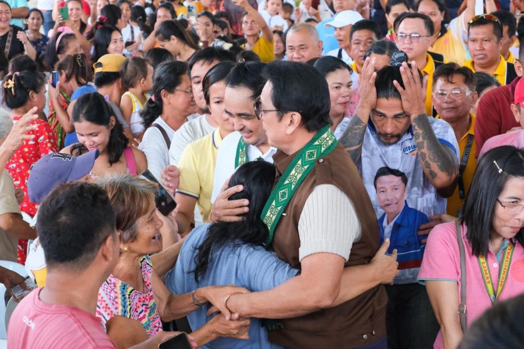 LAPID LEADS FOOD PACKS DISTRIBUTION TO FISHERFOLKS IN BATAAN