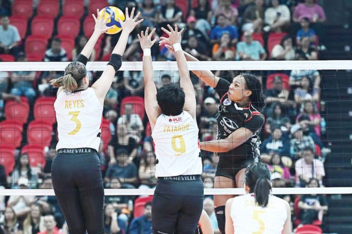 Khat Bell, Crossovers topple High Speed Hitters in PVL