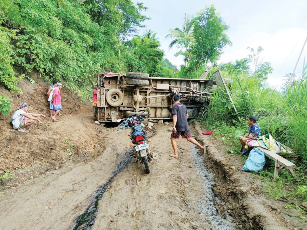 Jeepney crash claims lives of two children, injures 16
