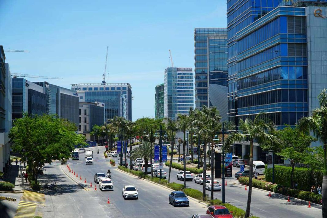 Through the years, Megaworld has been transforming the old airport into Iloilo's bustling CBD