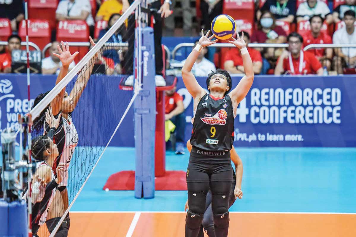 High Speed Hitters defeats Crossovers to reach PVL semis