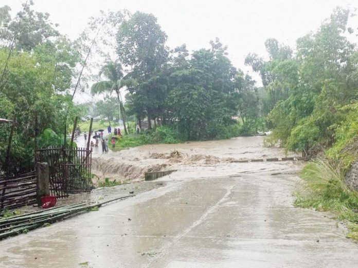 ‘FLEE IF NECESSARY’: Western Visayas on ‘blue alert’ as storm ‘Enteng ...