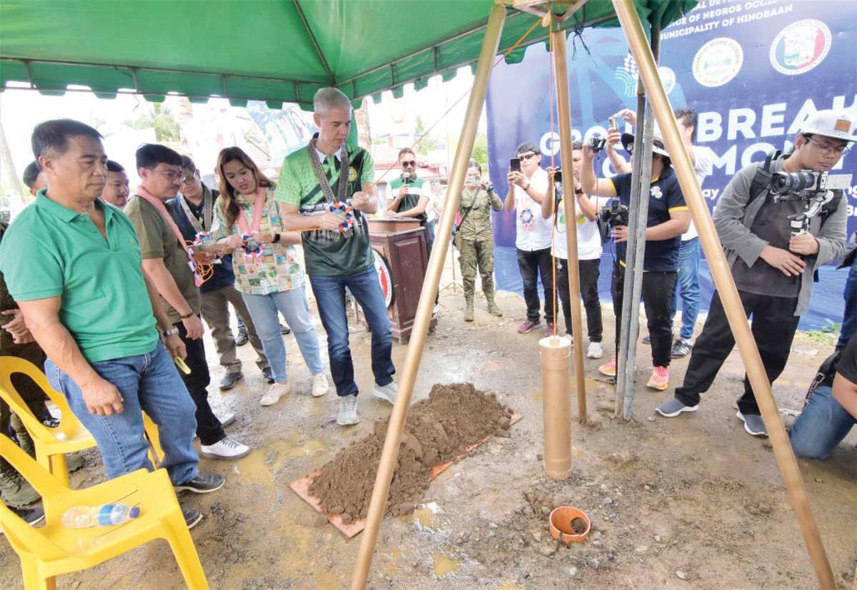 P500-M farm-to-market road rehab breaks ground in Hinobaan