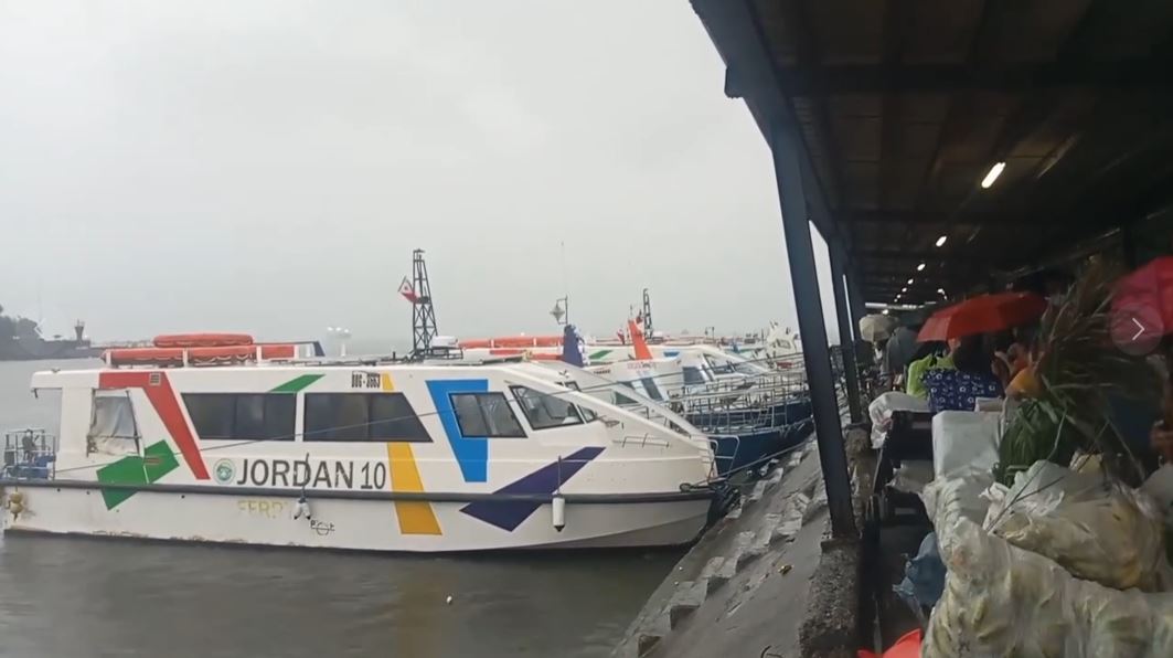 ‘Bebinca’ strands hundreds of passengers at Parola Wharf