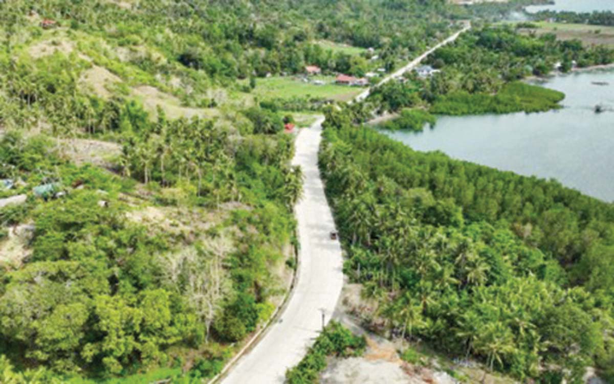 Wider, safer roads enhance travel experience in southern Negros Occ.