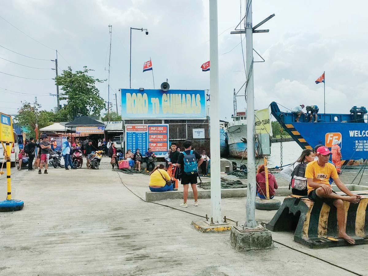 60 vessels stranded in Iloilo