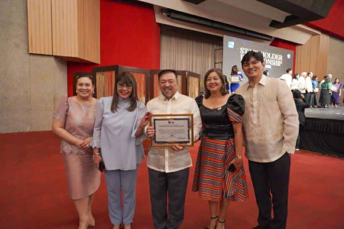 Cited for 2 awards; GCG NAMES PCSO ONE OF THE BEST GOCCs ANEW
