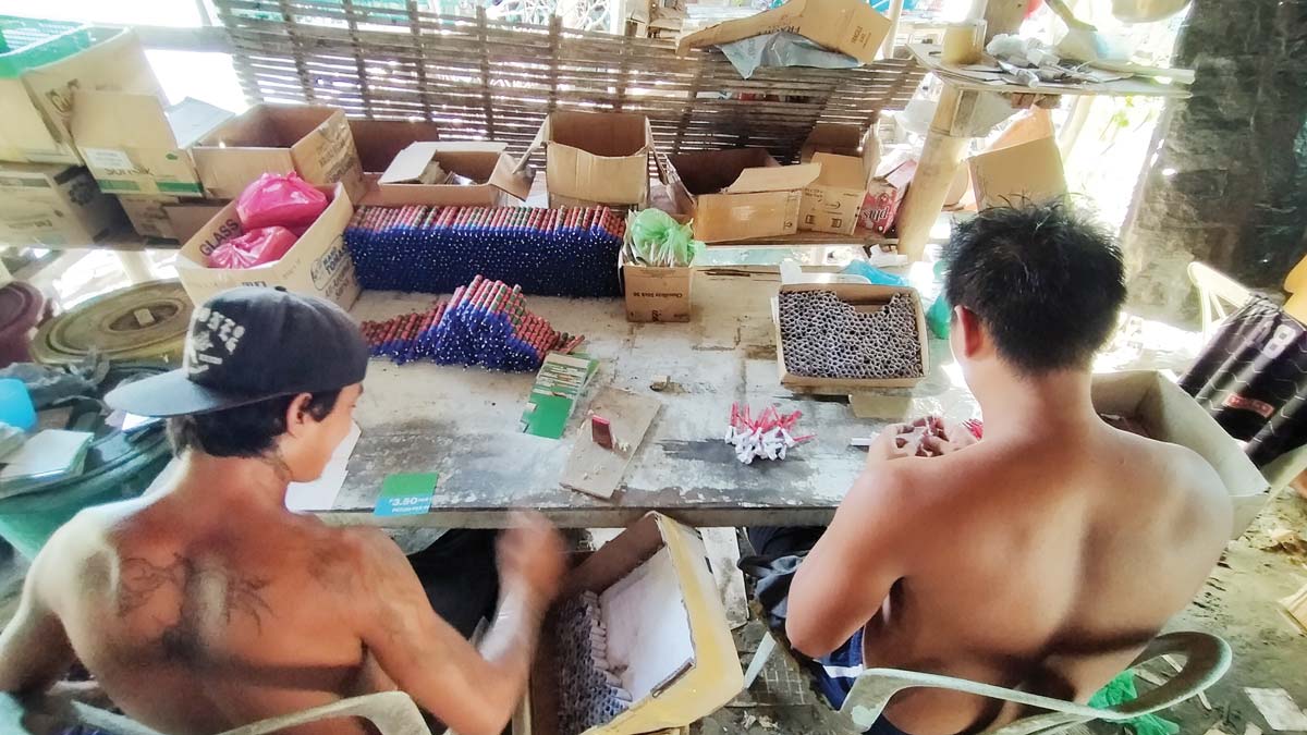DOH: Say ‘no’ to firecrackers; ‘Iwas Paputok’ drive bats for safer ...
