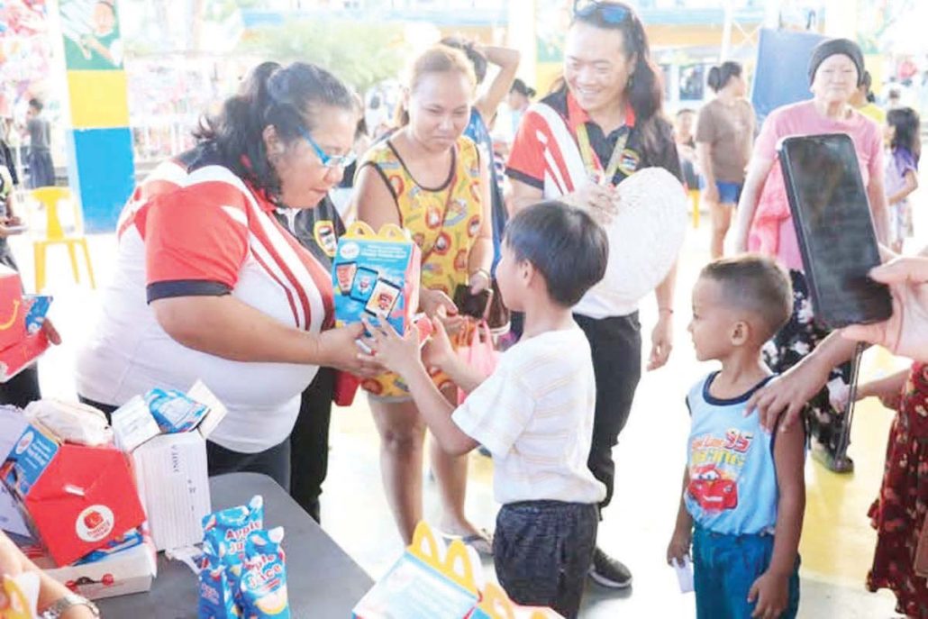 'Ambag-ambag Para sa Bata'; A Christmas treat of EB Magalona government ...