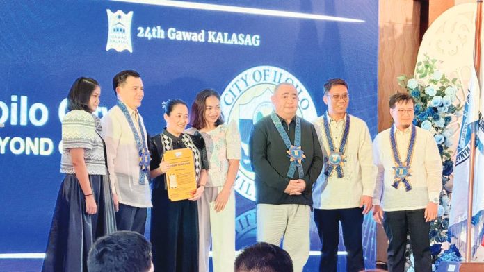 BENCHMARK FOR DISASTER RESILIENCE; Iloilo City bags 3rd Gawad KALASAG ...