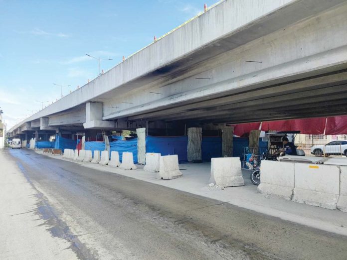 Act on ‘falling debris’ at Ungka Flyover, DPWH told