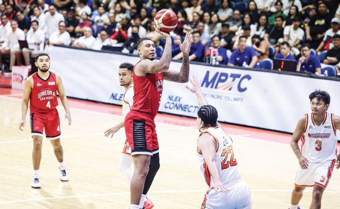 Malonzo delivers as Ginebra takes 3-0 PBA semis lead