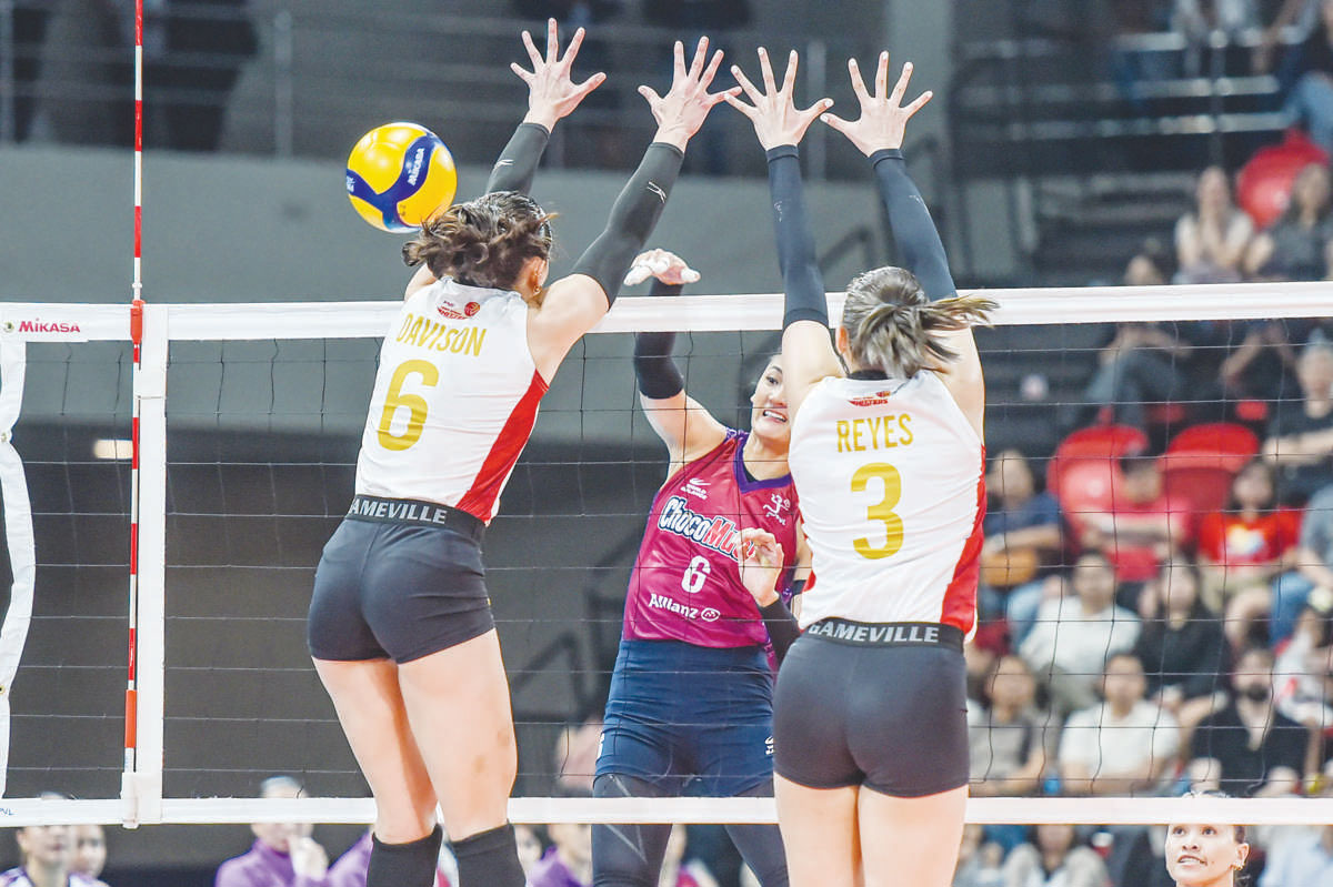 Flying Titans rallies past Speed Hitters in PVL q’finals