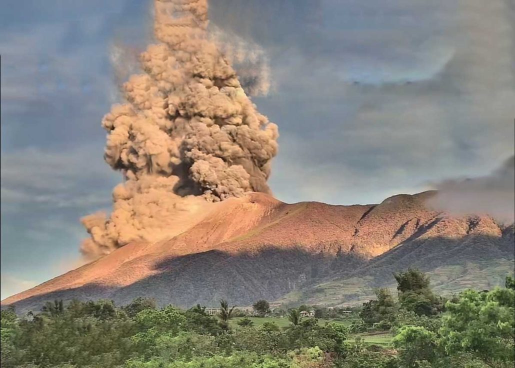 EXPLOSIVE ERUPTION: Kanlaon volcanic ashfall threat prompts swift ...