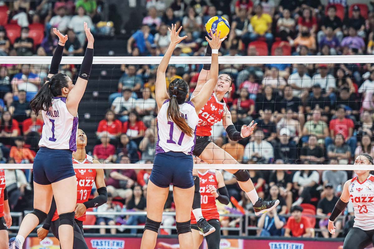 Angels turns back Flying Titans, nears PVL finals