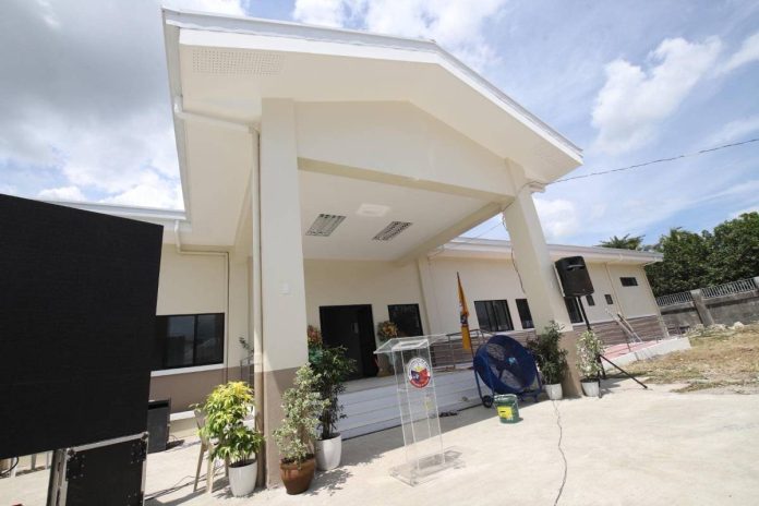 P11-M Super Health Center opens in Pavia to boost healthcare access ...