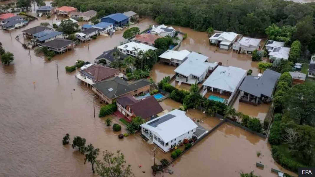 Three dead, one missing in record Australia flooding
