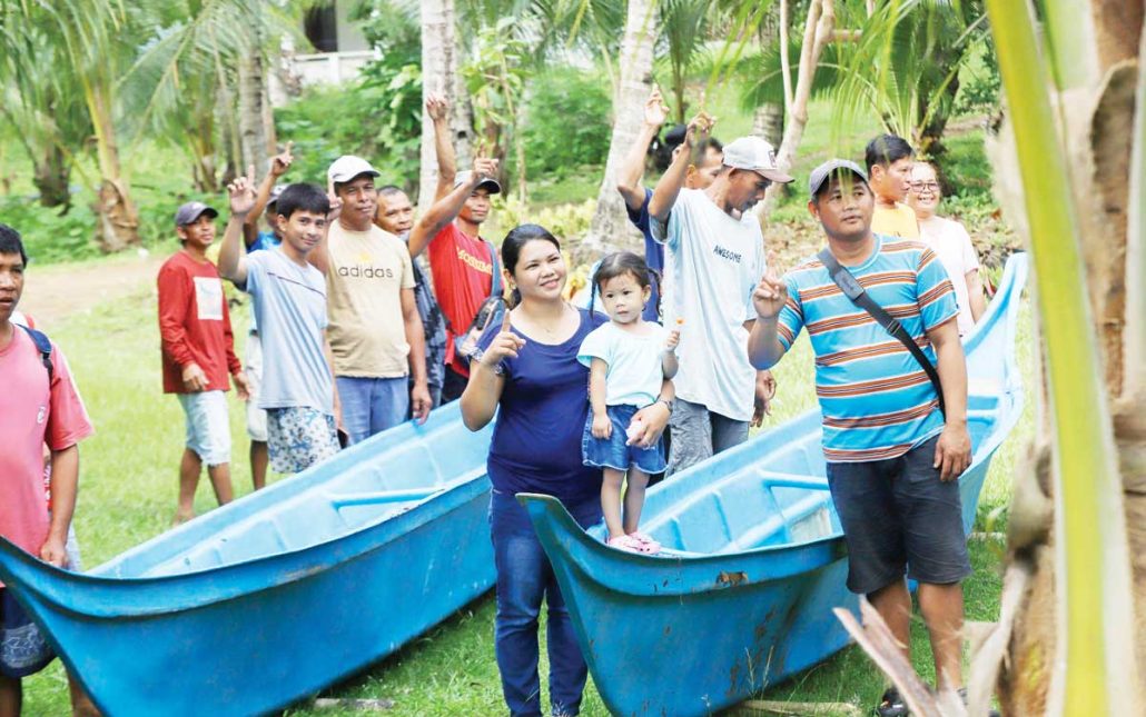 Capiz gov’t rolls out new fishing boats in Pilar